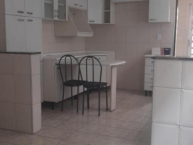 Casa à venda no Km 18 com 3 quartos