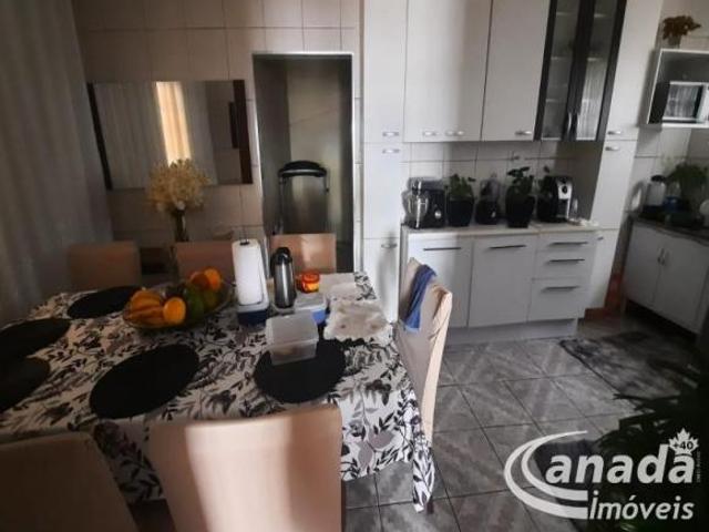 Casa à venda no Km 18 com 4 quartos