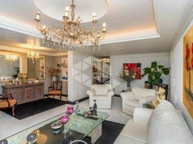 Casa a venda no Imperial Park com 407 m², 3 dormitórios, 2 suíte e garagem para 3 vagas