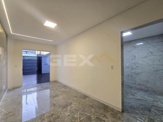 Casa à venda no Interlagos, 03 quartos, 01 suíte, 02 vagas