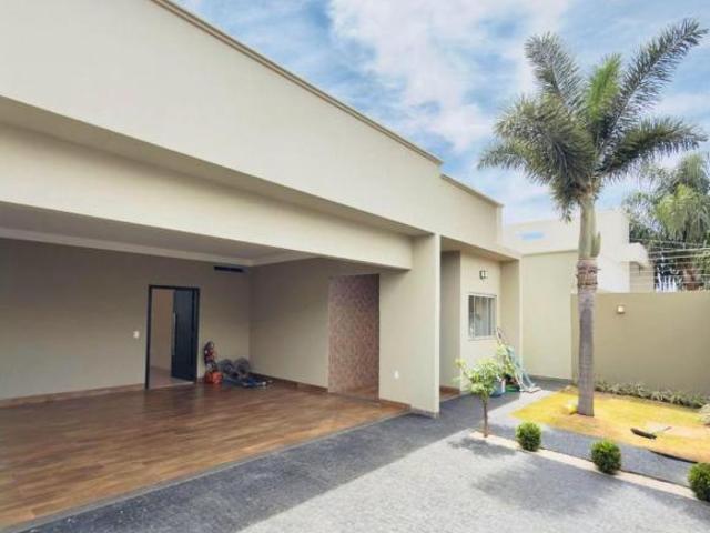 Casa à Venda no Interlagos | 225 m², 3 Suítes, Escritório, Piscina e Energia Fotovoltaica