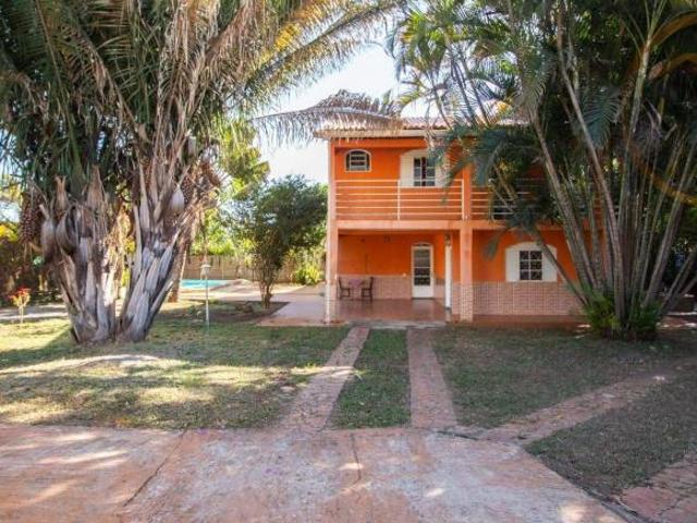 Casa à venda no Incra 9, com 4 quartos sendo 2 suítes, terreno de 1.000m²