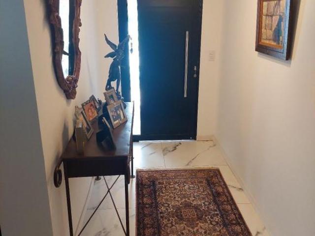 Casa à Venda no Iate Clube Americana, 3 Suítes, 206m²