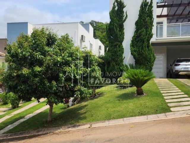 Casa à venda no Ibi Aram 1 3 dorms, 210m, com acesso à área verde e pomar