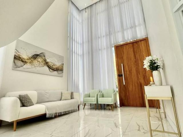 Casa á venda no Ibi Aram 1, assinada pelo arquiteto Aquiles Nocolas Kilares