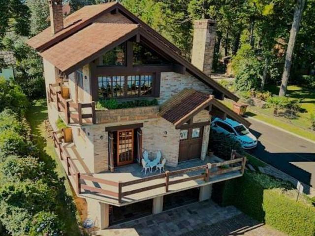 CASA À VENDA NO IPÊ AMARELO EM GRAMADO RS