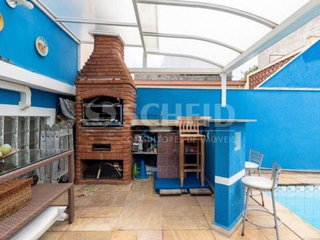 Casa á Venda no Jabaquara com 177m², 3 quartos sendo 3 suítes, 2 vagas