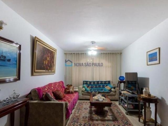 Casa à venda no Jabaquara com 3 quartos e 2 vagas de garagem