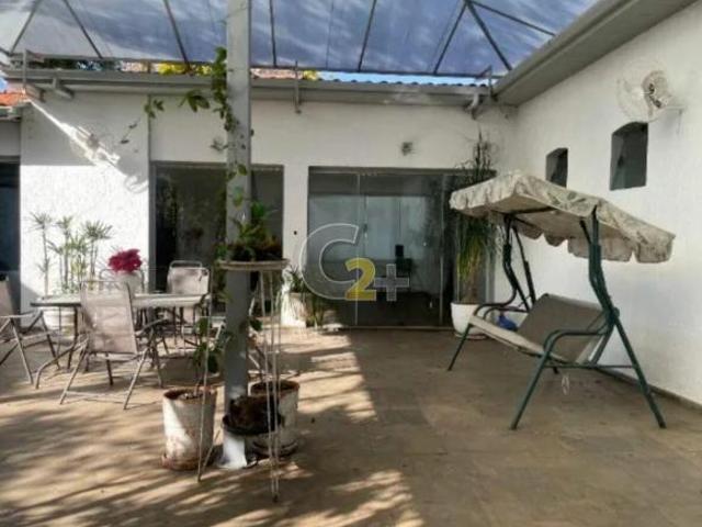 Casa à venda no Jabaquara com 3 quartos, sendo 1 suíte e 5 vagas
