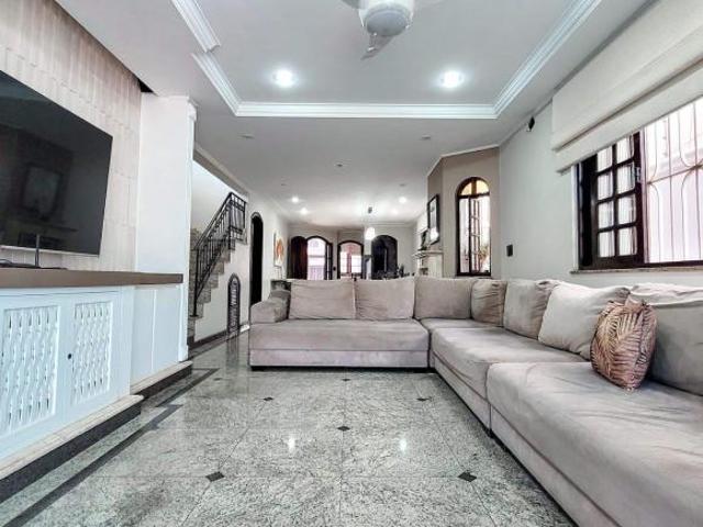Casa à venda, no Jadim Helena Maria, Guarujá, SP | QVista Inteligência Imobil.