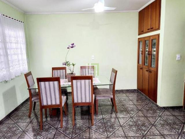 Casa à venda no Jardim Maria de Fátima