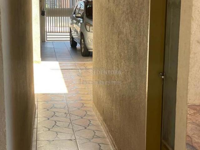 Casa a venda no Jardim Maria Lúcia com 03 quartos sendo 01 suíte, área gourmet e churrasqueira