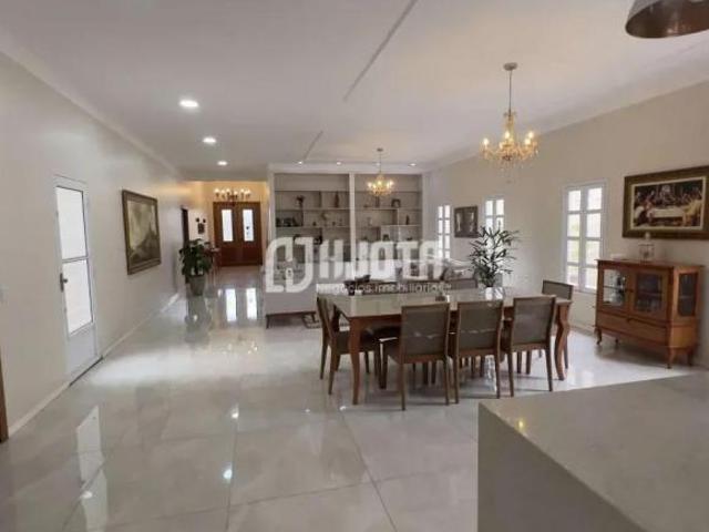 Casa no Jardim Moysés Haddad com 3 suítes e 362 m²
