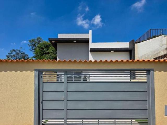 Casa à venda no Jardim Nápoli II Itaquaquecetuba SP com 2 dormitórios, suíte e quintal privativo