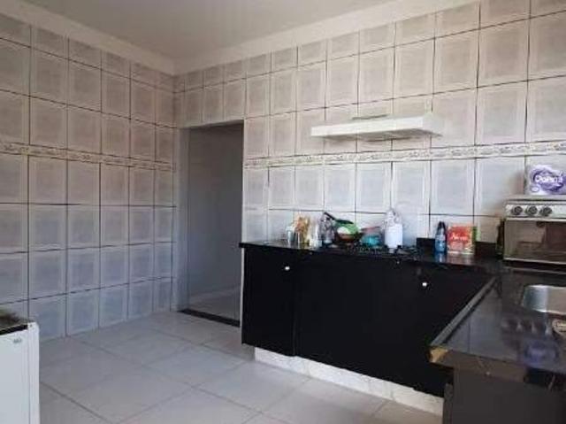 Casa à venda no Jardim Nossa Senhora de Fátima com 3 quartos 1 suíte e 2 vagas de garagem