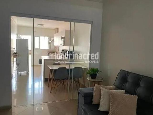 Casa à venda no Jardim Novo Aeroporto com 3 quartos sendo 1 suíte, edícula com churrasqueira, 155m²