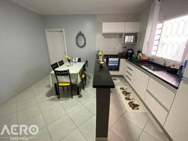 Casa à Venda no Jardim Nova Bauru com 3 Dormitórios, Suíte, Churrasqueira e Aceita Permuta