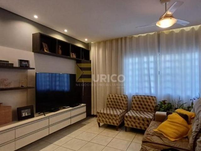 Casa à venda no JARDIM NOVA EUROPA em Campinas/SP