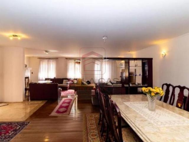 Casa à Venda no Jardim Avelino 400m², 4 Dormitórios e 5 Vagas