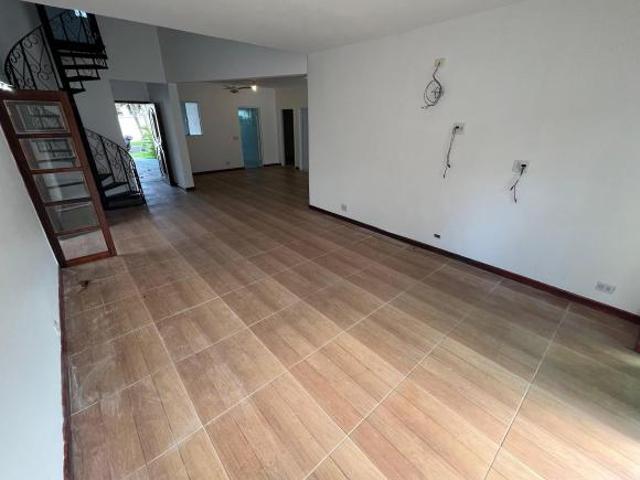 Casa á venda no Jardim Acapulco no Guarujá | QVista Inteligência Imobiliária.