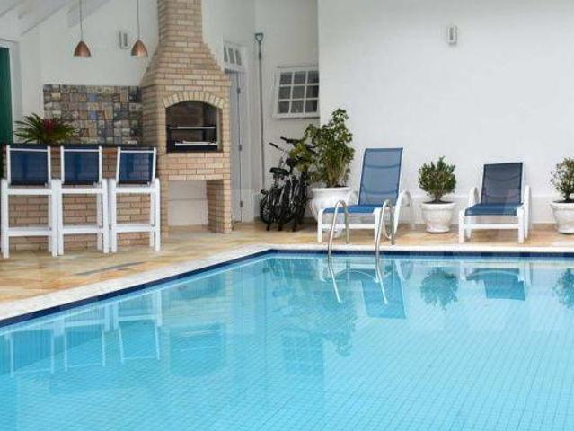 Casa à venda no Jardim Acapulco em Guarujá