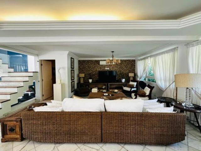 Casa á venda no Jardim Acapulco Guarujá | QVista Inteligência Imobiliária Gua.