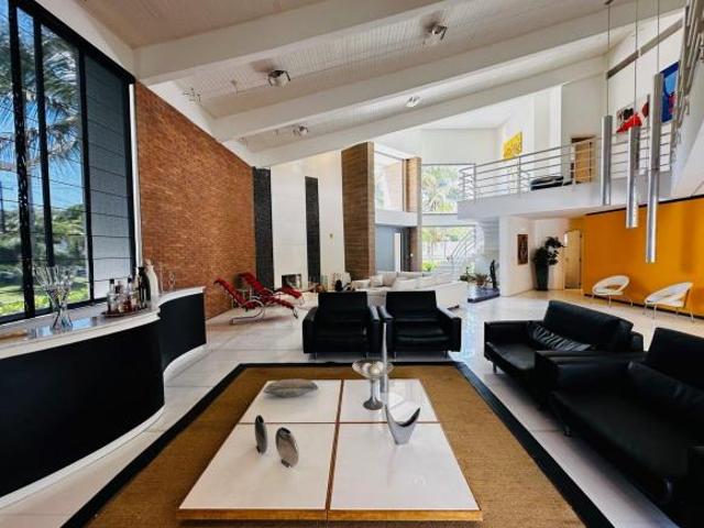 Casa á venda no Jardim Acapulco Guarujá | QVista Inteligência Imobiliária Gua.