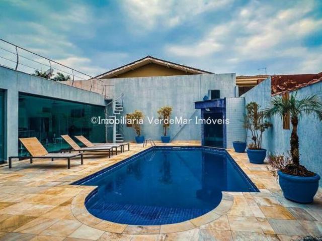 Casa à venda no Jardim Acapulco, próxima ao clube e portaria