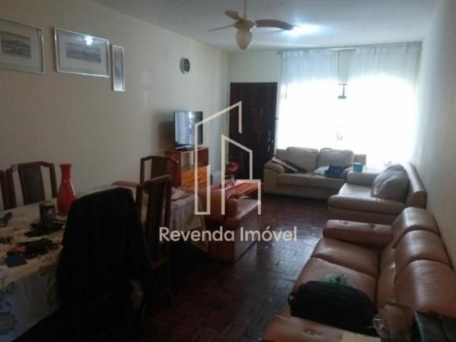 Casa Á venda no Jardim Aeroporto com 300m² 3 dormitórios 3 banheiros 4 vagas