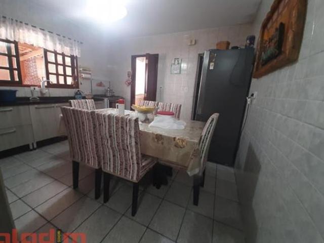 CASA A VENDA NO JARDIM ALMEIDA