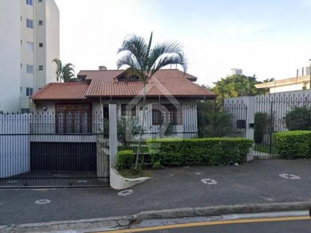 CASA À VENDA NO JARDIM AMÉRICA