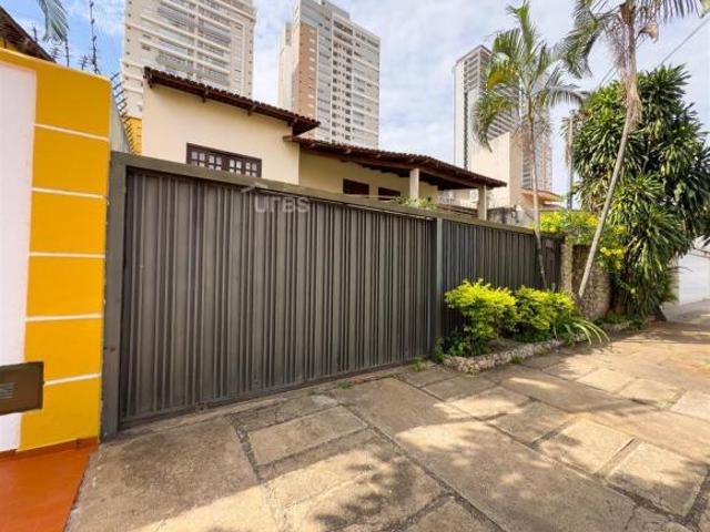 Casa a venda no Jardim America 4 suites Proxima ao Parque Vaca Brava