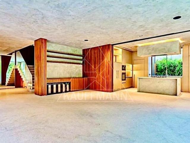 Casa à Venda no Jardim América 5 Suítes 4 Vagas 620m² de Área Construída