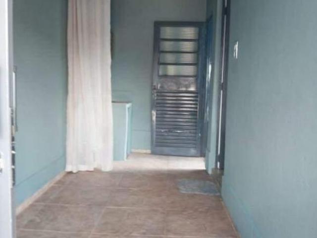 Casa à venda no Jardim América II, em Americana com 2 quartos e 2 vagas de garagem