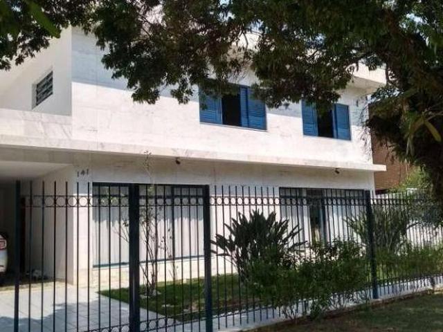 Casa à venda no Jardim Apolo com 306 m²
