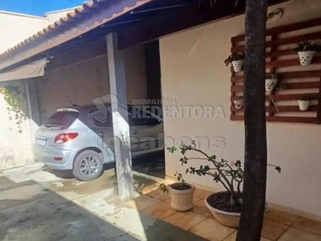 Casa à venda no Jardim Astúrias com 03 quartos