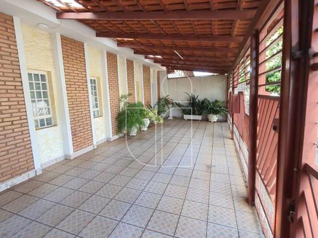 Casa à Venda no Jardim Bandeirantes com 3 Quartos Marília