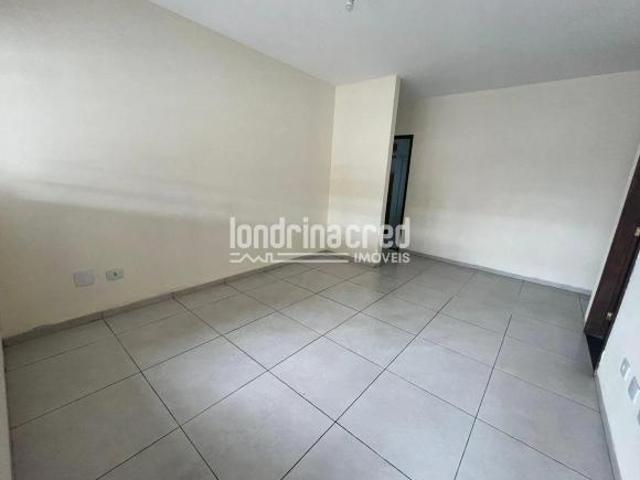 Casa à venda no Jardim Brasília em Londrina com 3 quartos 1 suíte, 100m² útil, 138m² total, 1 vaga
