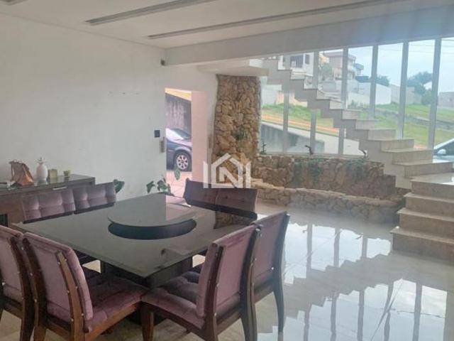 Casa à venda no Jardim Caiapia
