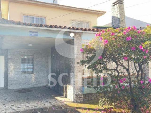 Casa à venda no Jardim Campo Grande, 6 dormitórios, 3 banheiros, 4 vagas