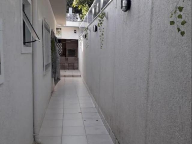 Casa à venda no Jardim Celeste com 150m² 2 dormitórios 2 suítes 4 banheiros 2 vagas