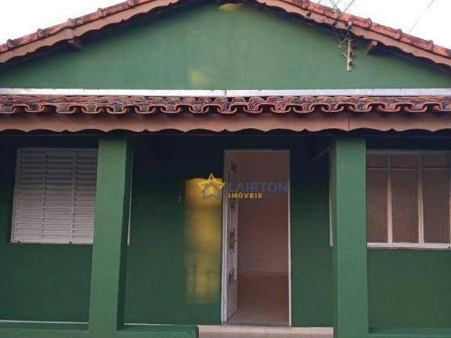 Casa à Venda no Jardim Cerejeiras em Atibaia com Edícula e Amplo Quintal