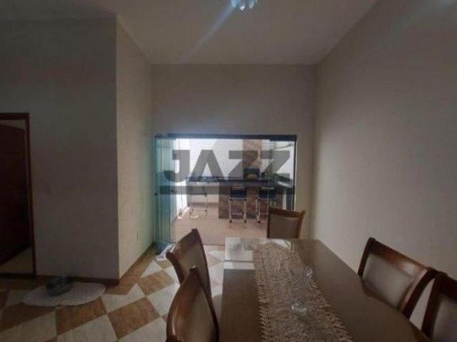 CAsa á venda no Jardim Chapadão com 219,00 m², 2 suítes