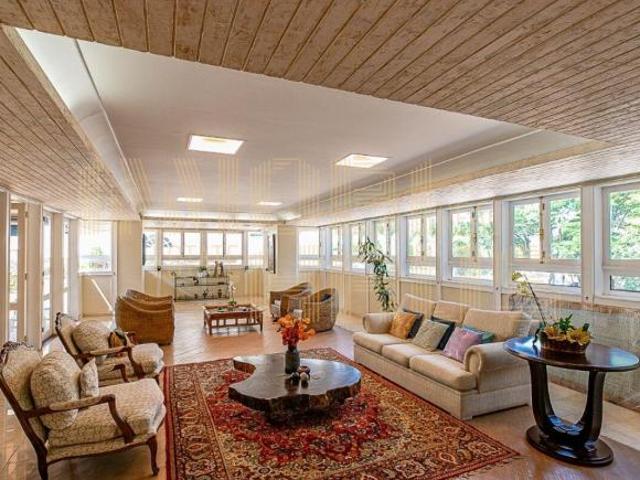 Casa à venda no Jardim Cordeiro | 4 quartos / 4 suítes
