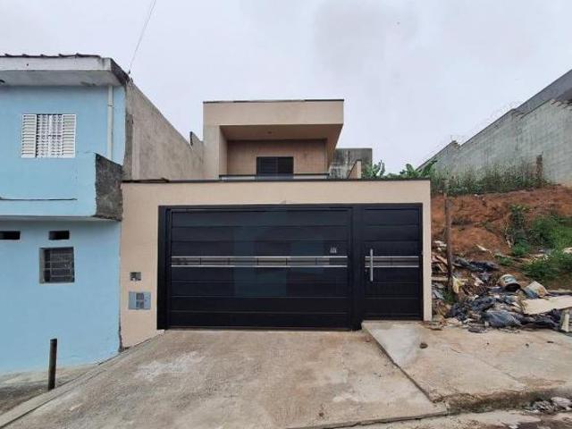 Casa à venda no Jardim das Flores em Suzano com 3 quartos e quintal com área gourmet