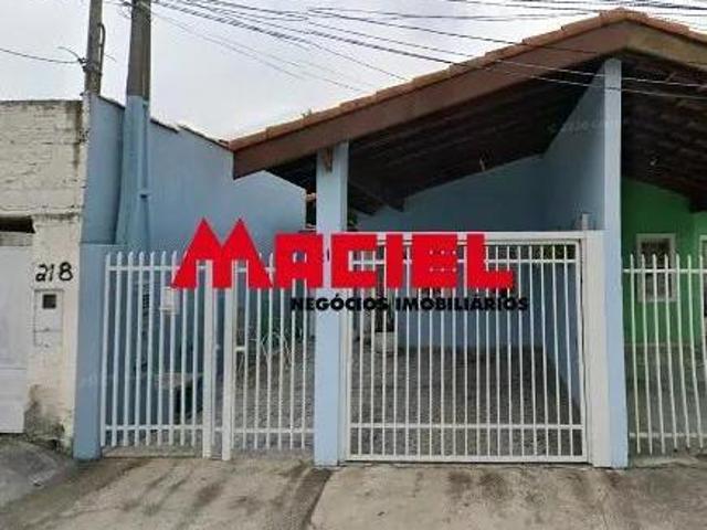 CASA A VENDA NO JARDIM DAS INDÚSTRIAS ÓTIMA LOCALIZAÇÃO