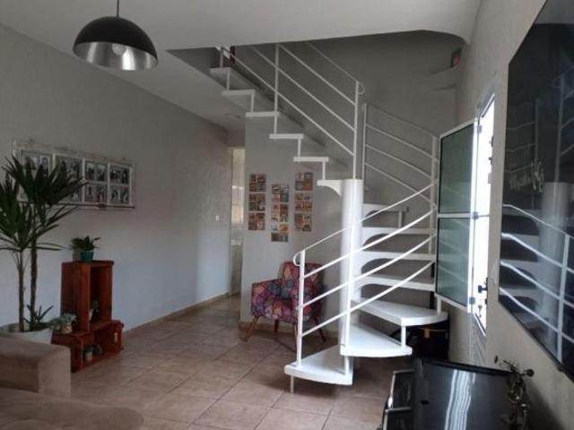 Casa à venda no Jardim das Oliveiras Caucaia do Alto