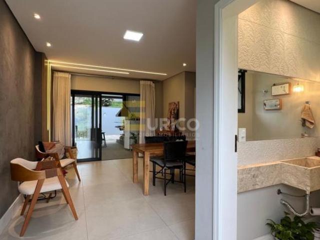 Casa à venda no JARDIM DAS PALMEIRAS em Valinhos/SP