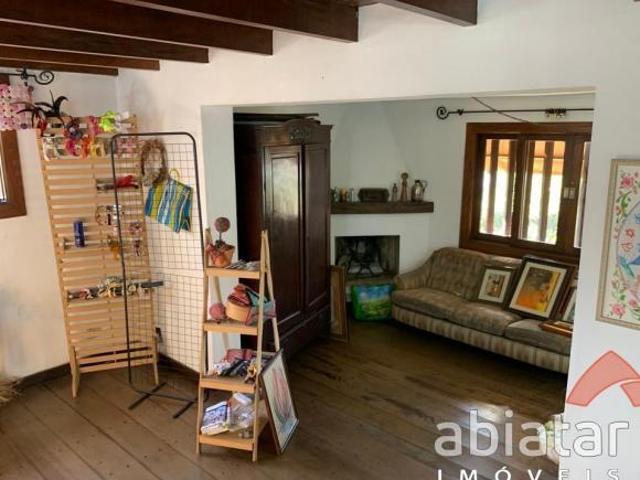 Casa à venda no Jardim Dinorah Cotia/SP 254m² 4 dormitórios 2 suítes
