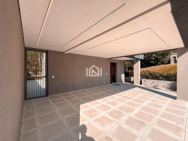 Casa à venda no Jardim do Golf I